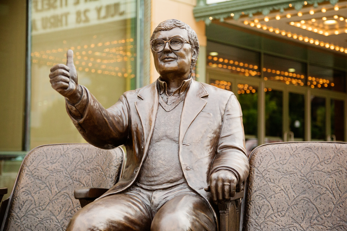 Illinois alumnus Roger Ebert back in print University of Illinois ...