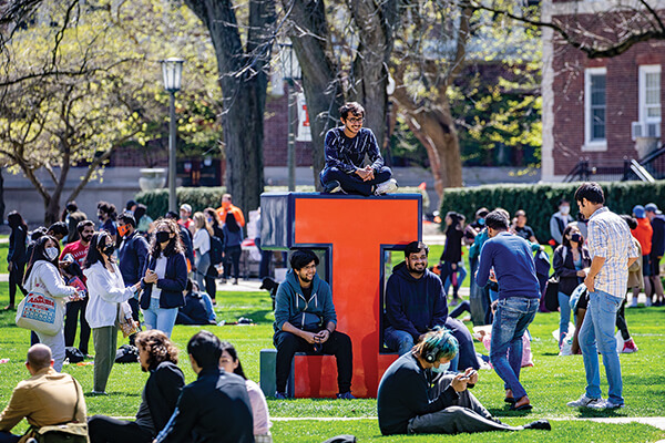 The Big Picture: Me, My Selfie and “I” University of Illinois Alumni ...