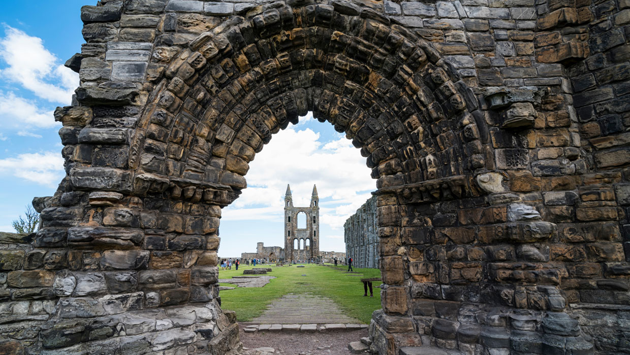 SCOTFALK26A_Hero_StAndrews_Scotland_1240x700-1.jpg